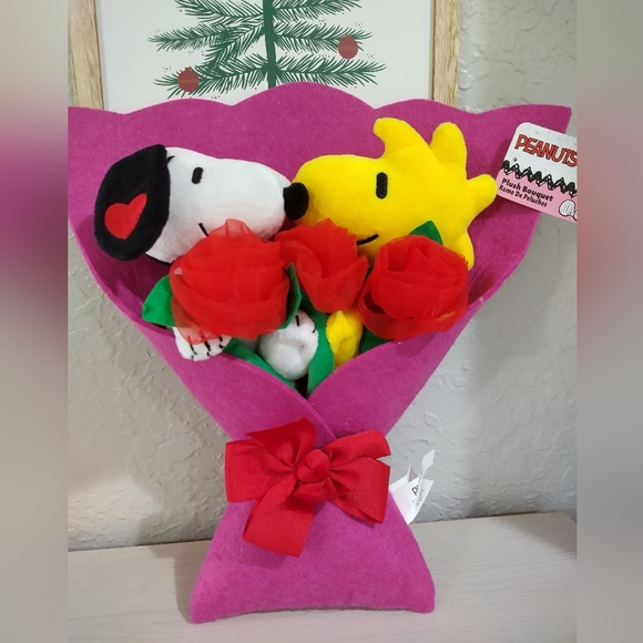 Peanuts | Holiday | Snoopy Woodstock 4 Valentines Plush Bouquet Removable Figures Hearts New ...